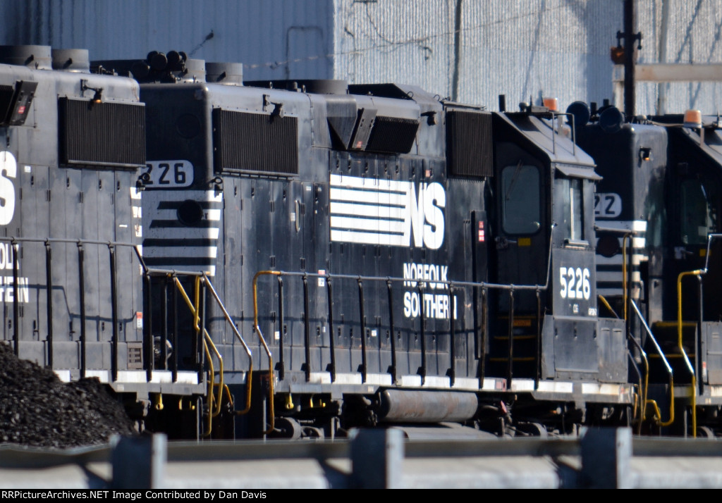NS GP38-2 5226